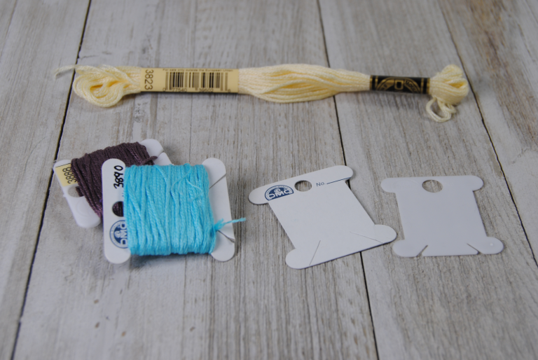 Simple Trick to Label Plastic Thread Bobbins ⋆ Cross Stitch & Embroidery