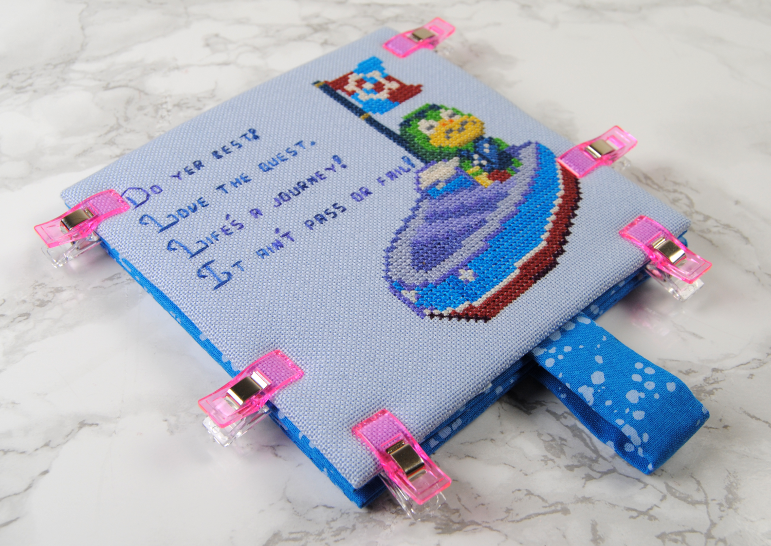 Flatfold No-Glue Cross Stitch Finishing Tutorial ⋆ Stand your stitches up!