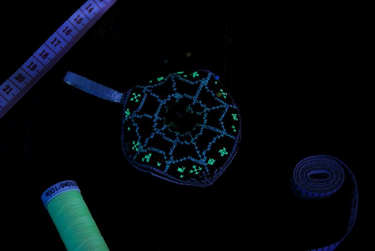 Sulky Glowy - Spooky Glow in The Dark Cross Stitch Thread Review ⋆ ...
