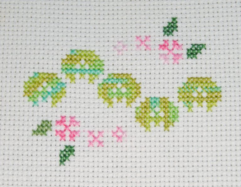 Variegated Thread - Tips for Cross Stitching with Multicolor Floss ⋆