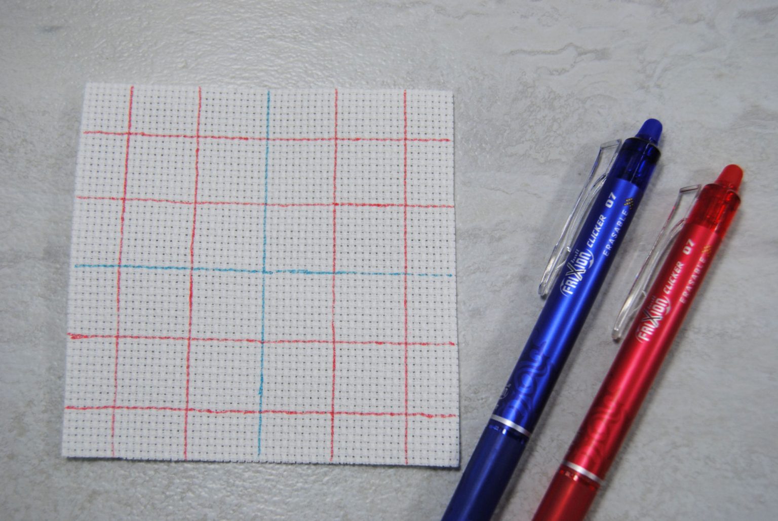 Gridding for Cross Stitch: Techniques to Help With Counting Stitches ⋆