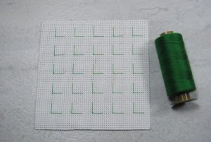 Gridding for Cross Stitch: Techniques to Help With Counting Stitches ⋆
