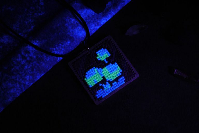 Cross Stitch on Wood : Working with Wooden Canvas ⋆ Sirious Stitches