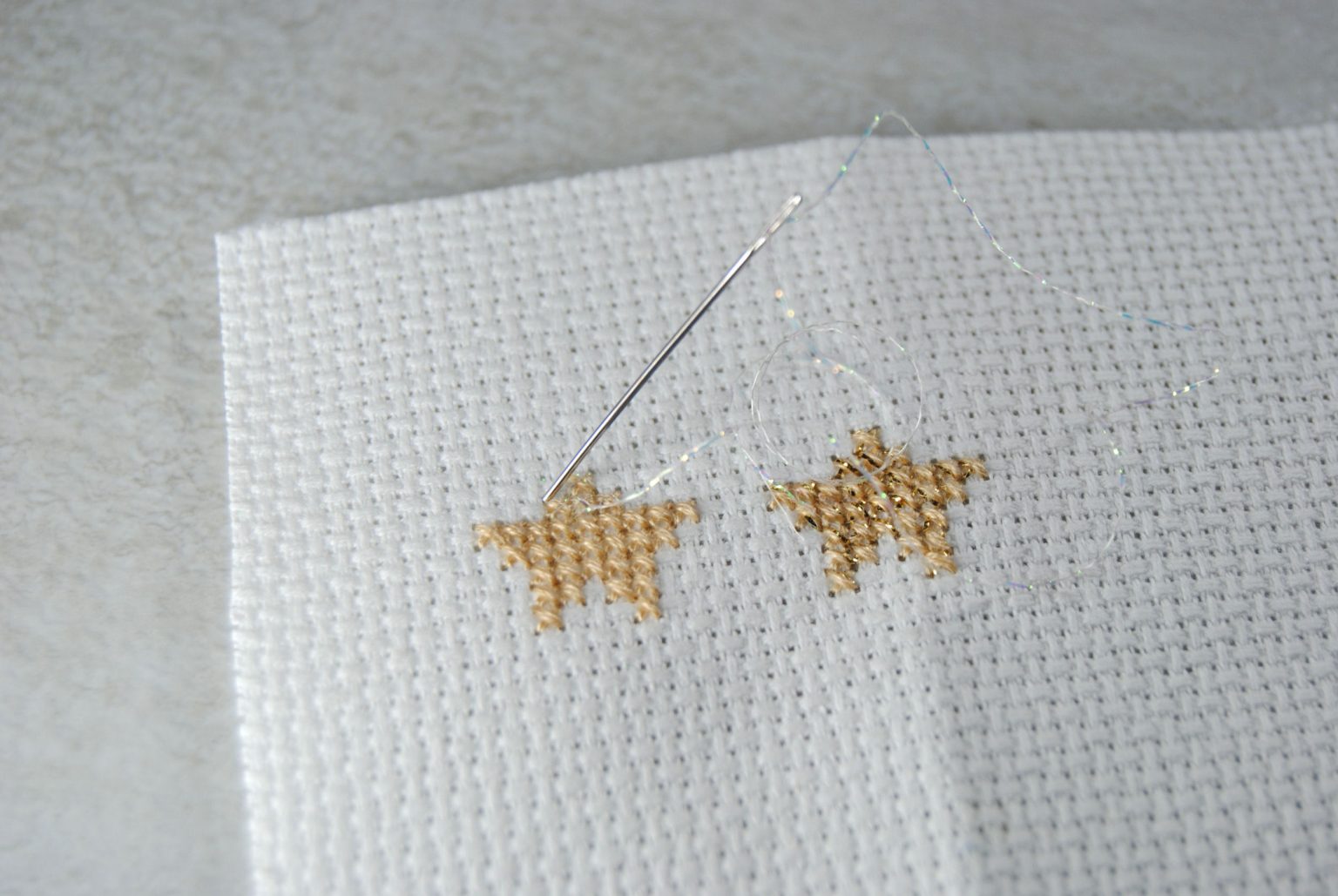 Blending Filament - Adding Sparkle to your Embroidery Thread ⋆