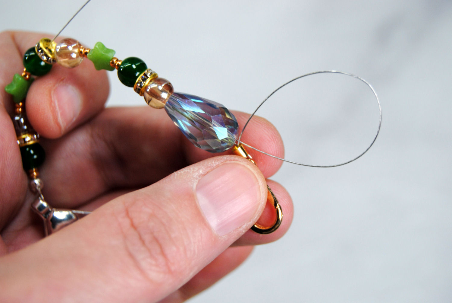 Beaded Scissor Fobs: How to Make Your Own ⋆ Sirious Stitches